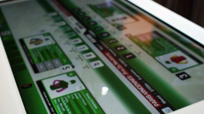 Le PMU mise sur l'écran tactile