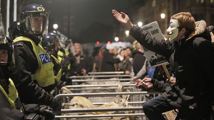 Les «Anonymous» se mobilisent à travers le monde