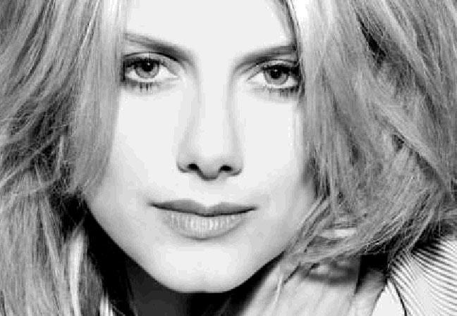 Mélanie Laurent, égérie du parfum Hypnotic Poison de Dior