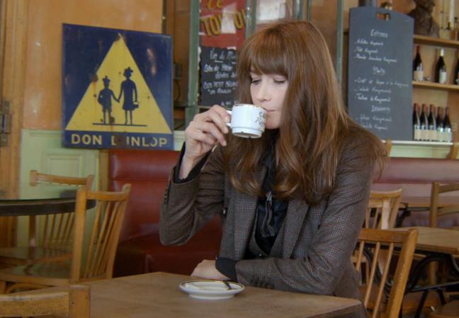 Vidéo- Carla Bruni voit Raymond partout