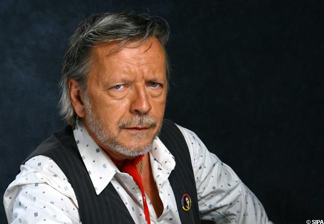 Renaud poursuit la presse pour atteinte à la vie privée