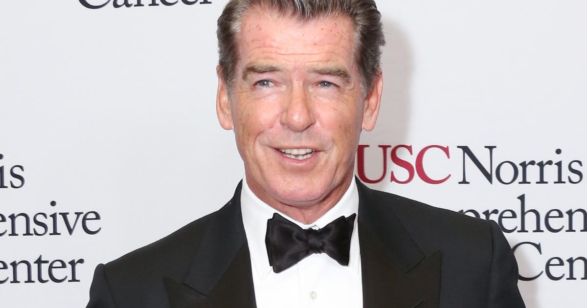 Pierce Brosnan passe la main à David Beckham