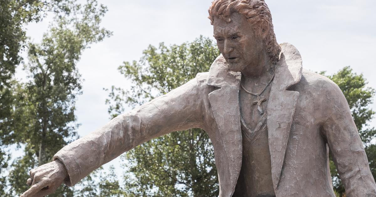 PHOTOS - Une statue de Johnny Hallyday haute de 3 mètres inaugurée en ...