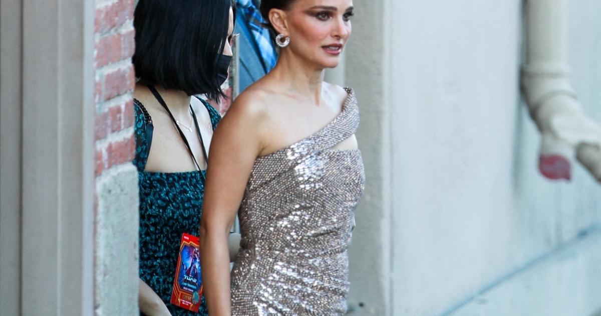 PHOTOS - Natalie Portman divine : elle dévoile ses jambes fuselées dans ...