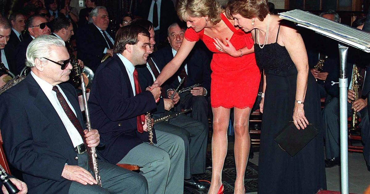 PHOTOS - Lady Diana : retour sur ses looks les plus controversés
