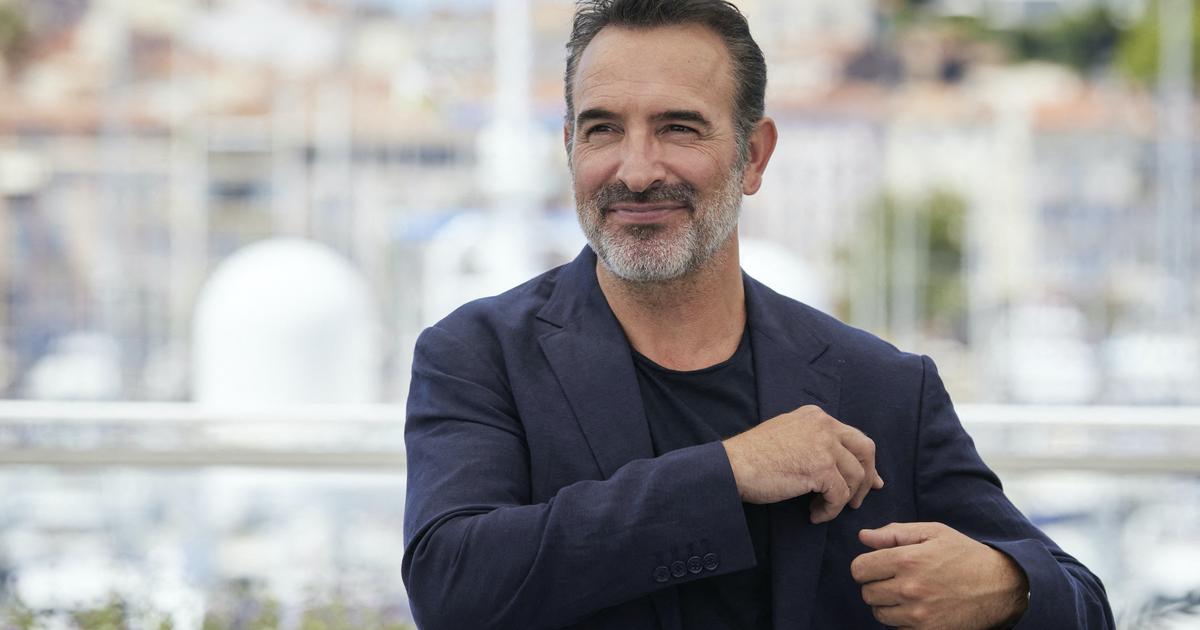 PHOTO - Jean Dujardin torse nu : l’acteur affiche son corps musclé