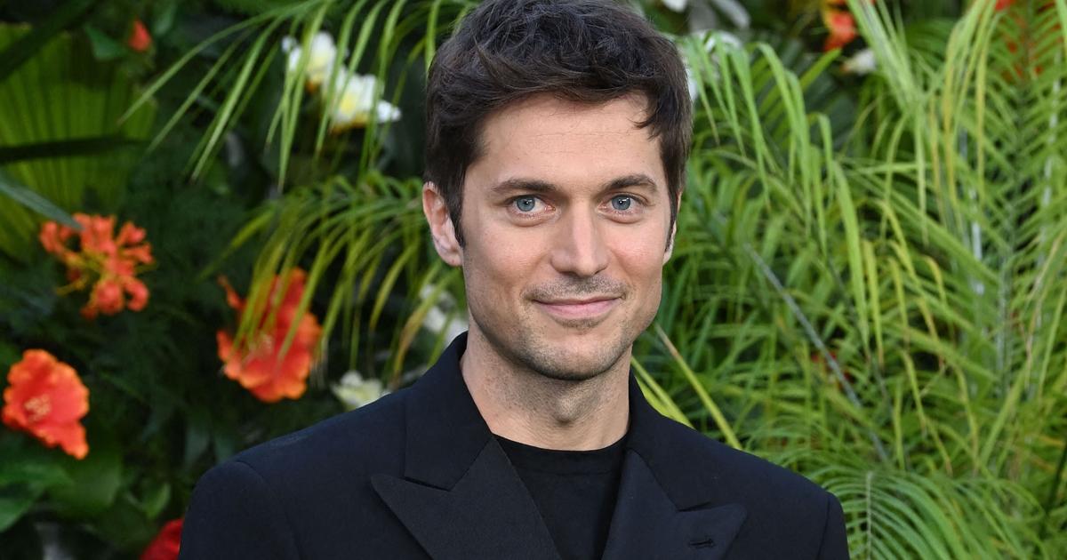 Lucas Bravo (Une robe pour Mrs. Harris) : qui est cet acteur français ...