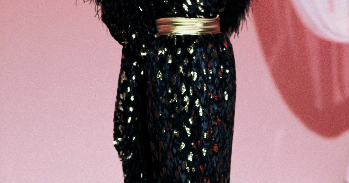 PHOTOS - Dalida : retour sur ses 20 looks iconiques