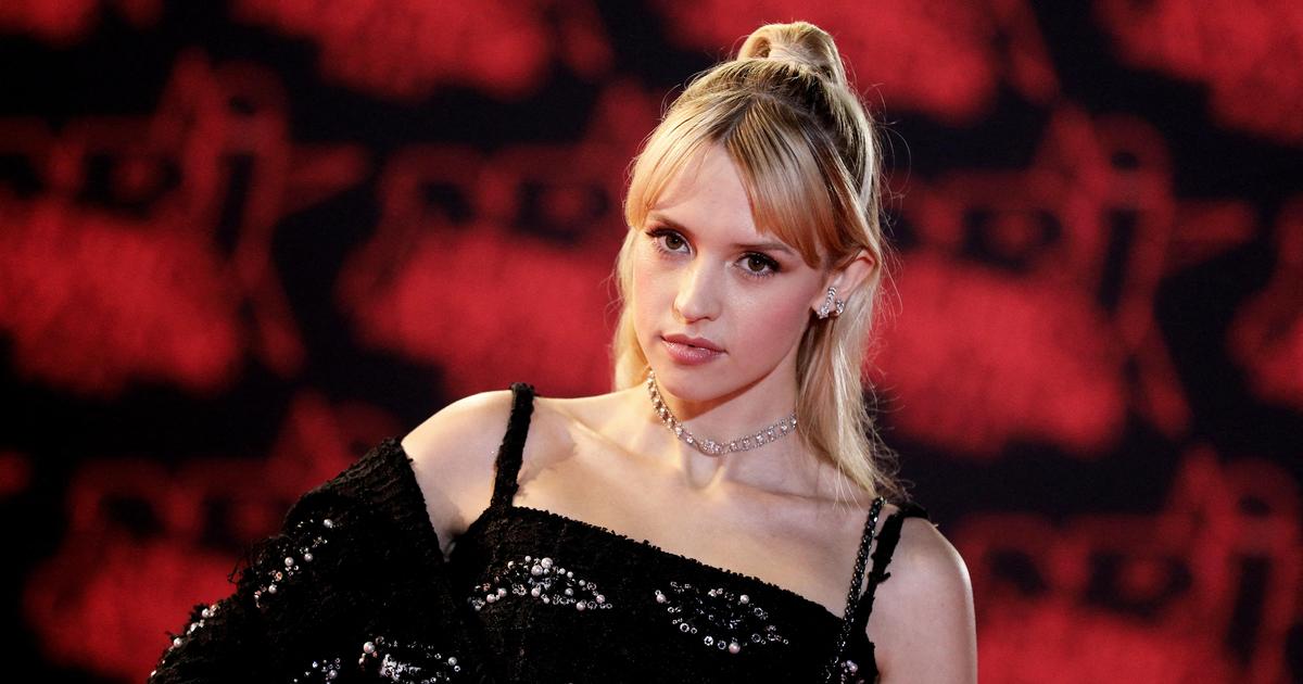 PHOTO – Angèle à tomber : elle adopte l’accessoire cheveux le plus chic ...