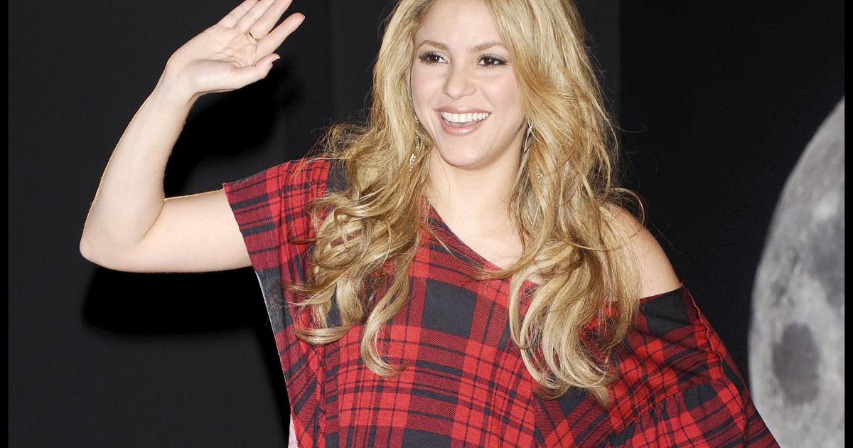 PHOTOS - Shakira : retour sur son évolution capillaire