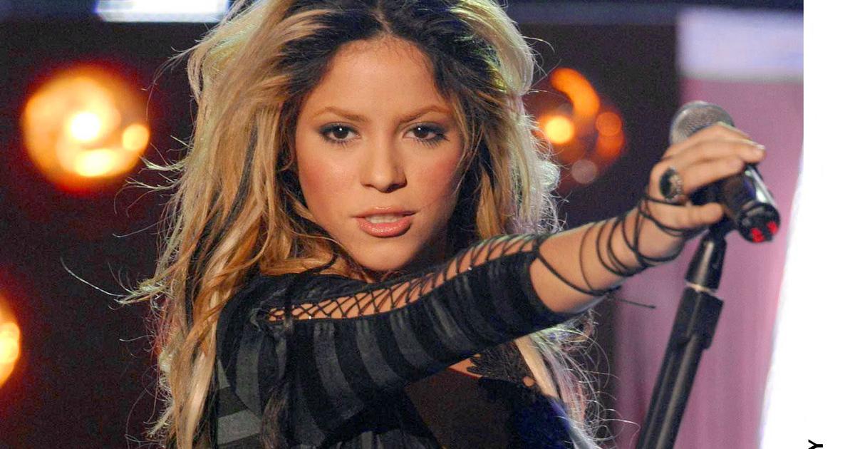 PHOTOS - Shakira : retour sur son évolution capillaire