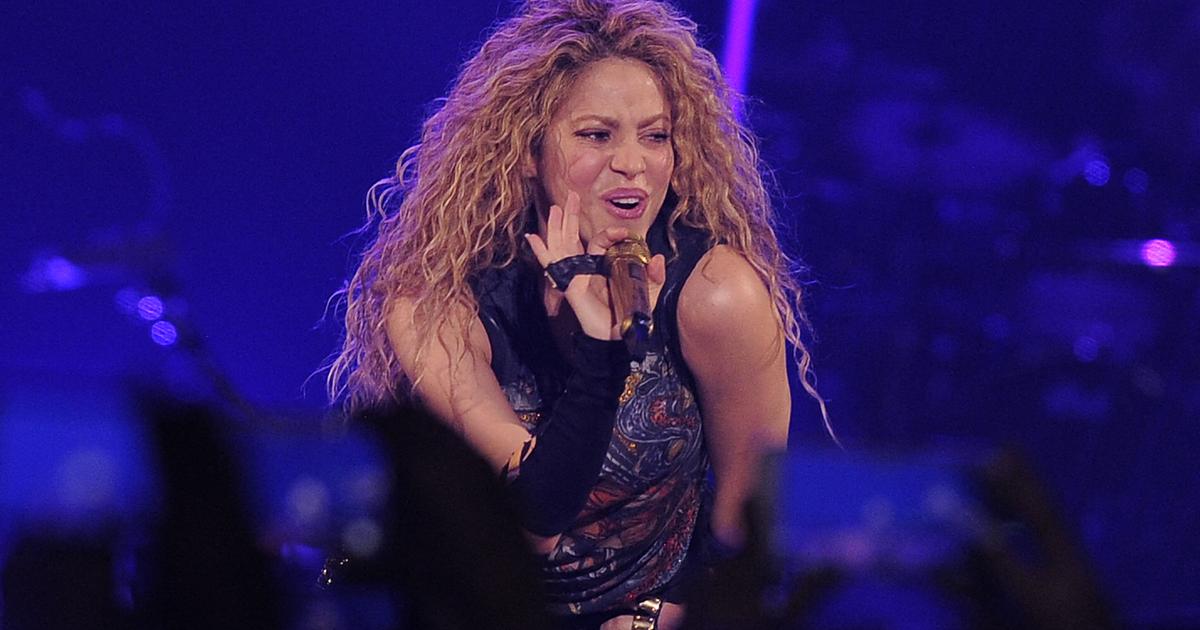 PHOTOS - Shakira : retour sur son évolution capillaire