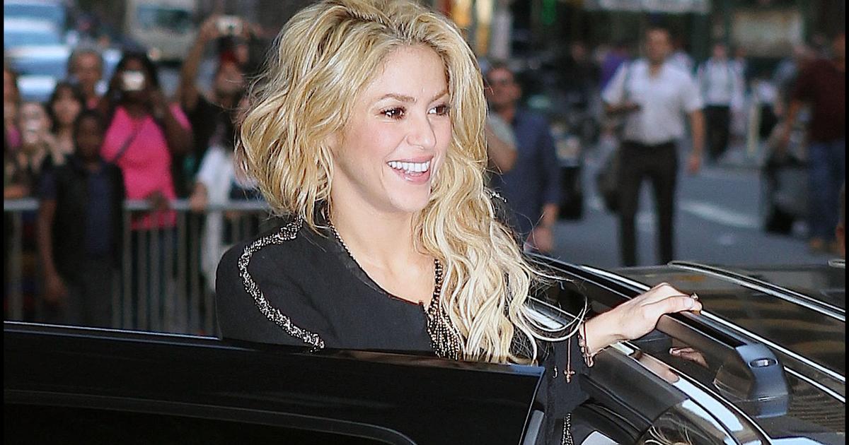 PHOTOS - Shakira : retour sur son évolution capillaire