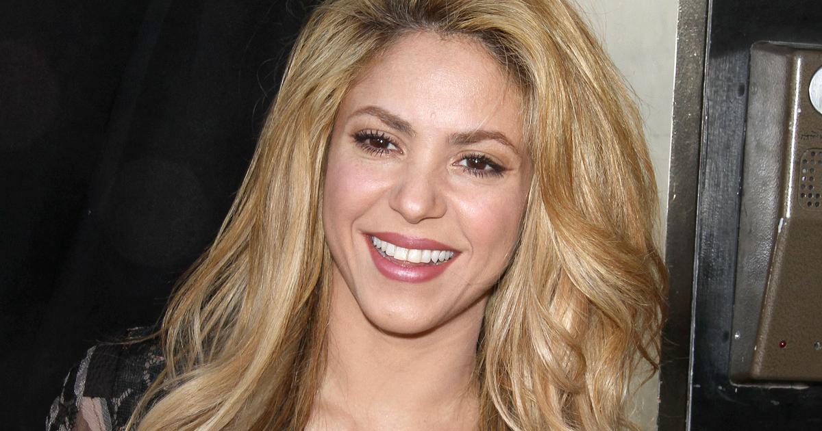 PHOTOS - Shakira : retour sur son évolution capillaire