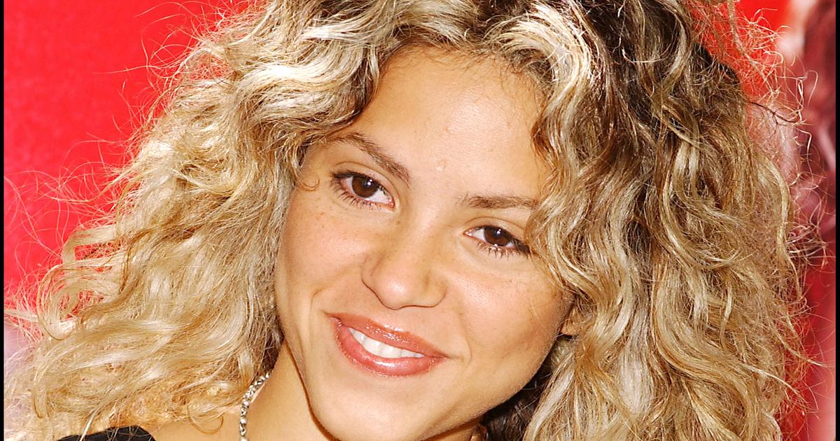 PHOTOS - Shakira : retour sur son évolution capillaire