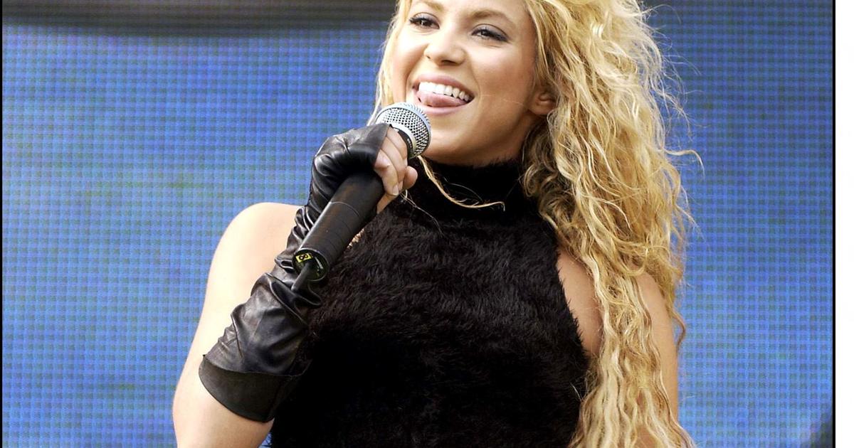 PHOTOS - Shakira : retour sur son évolution capillaire