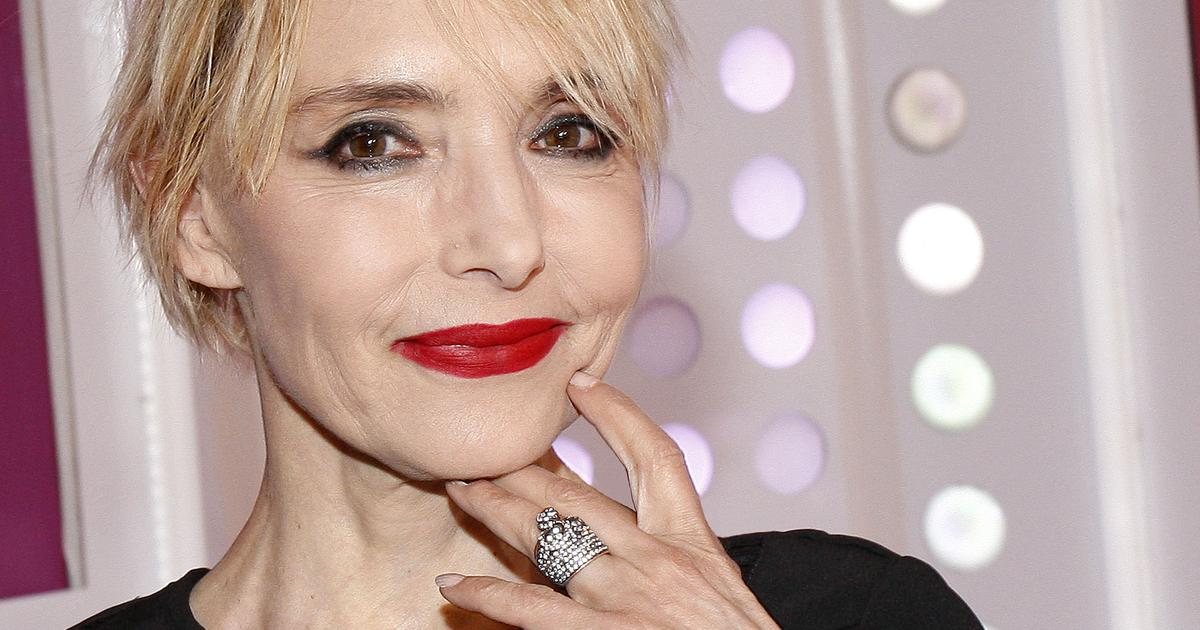 PHOTOS - Jeanne Mas : découvrez l'évolution physique de la chanteuse