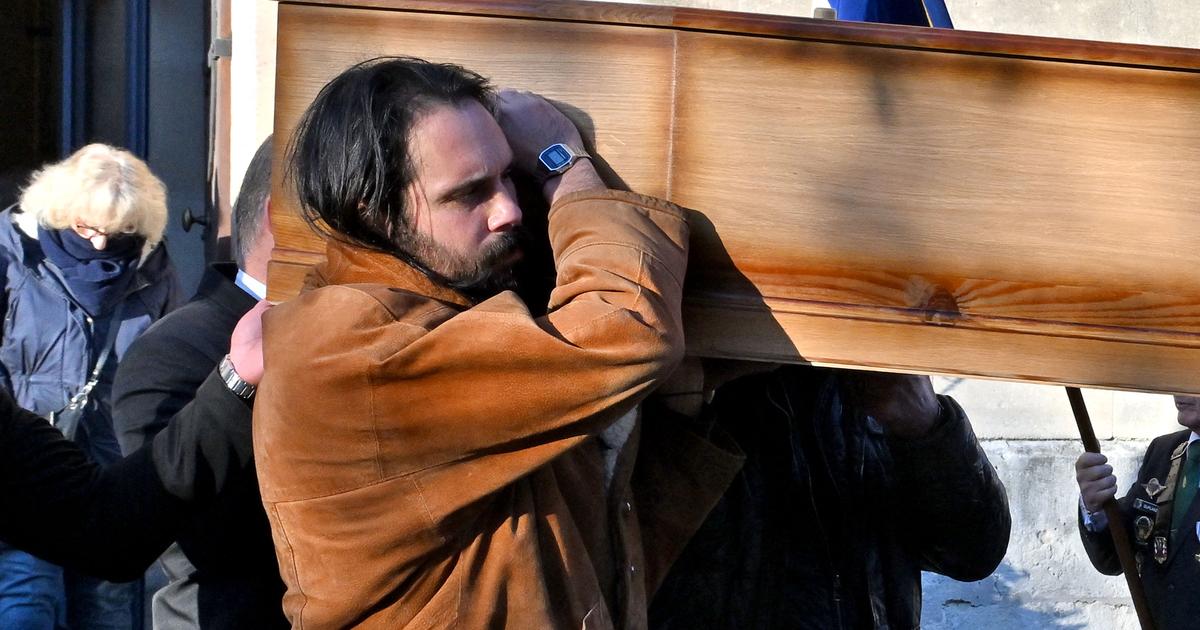 PHOTOS - Obsèques de Guy Marchand : son fils Jules et sa famille réunis ...