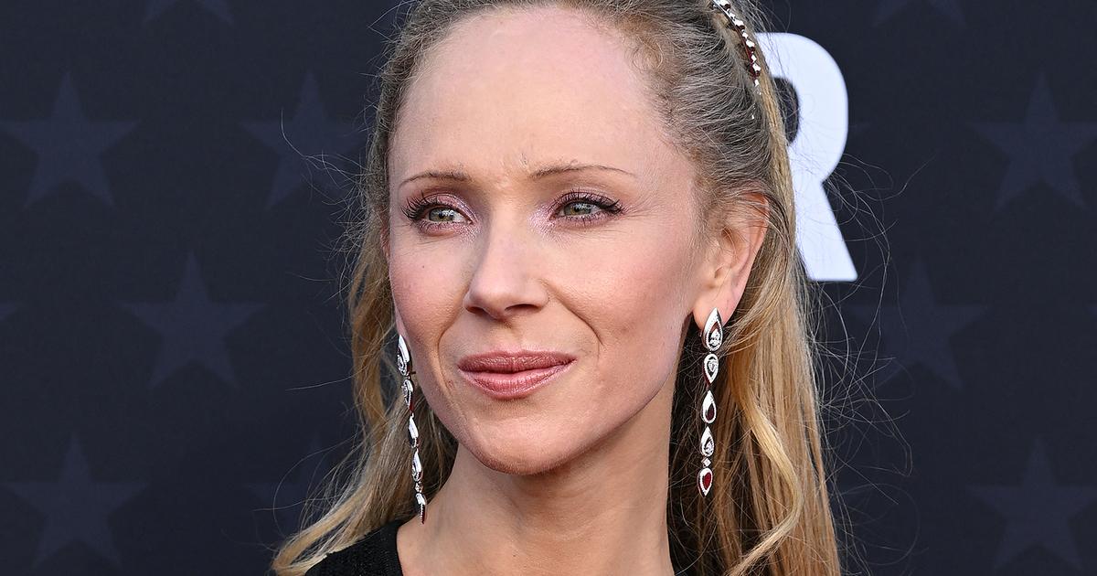 PHOTOS - Emma Stone, Jenifer Aniston, Dua Lipa ... Les plus belles mises en beauté des Critics ...