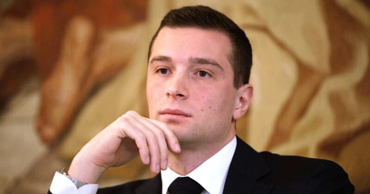 Jordan Bardella “nul” : Emmanuel Macron ne mâche pas ses mots en privé