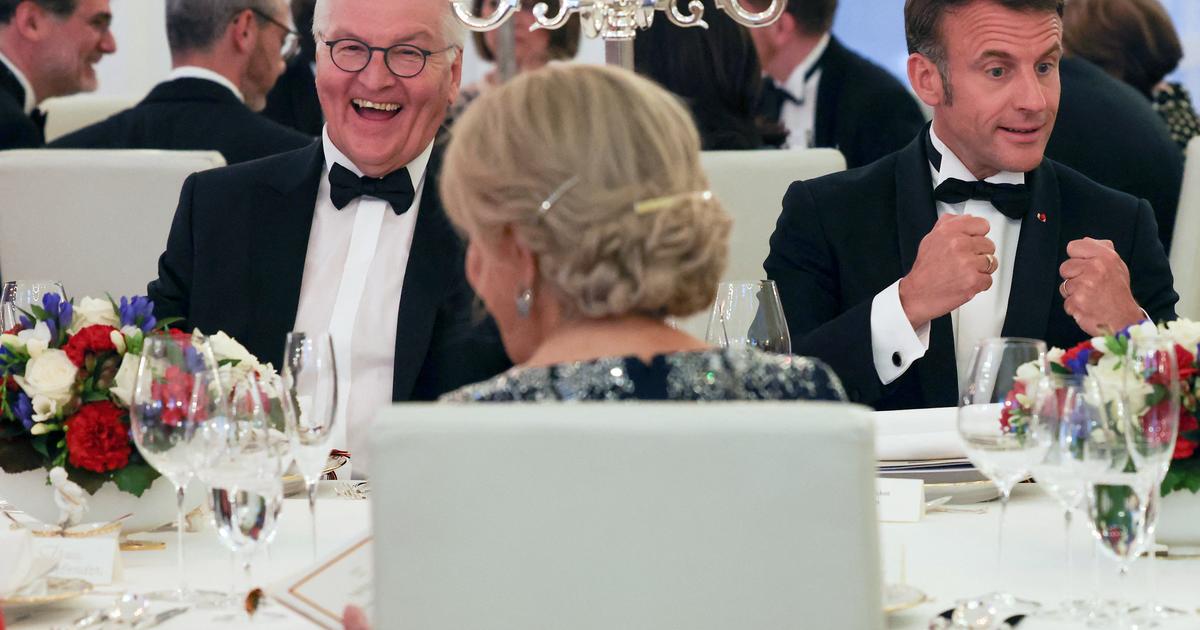 PHOTOS – Brigitte Macron glamour, Emmanuel Macron en smoking,... le ...