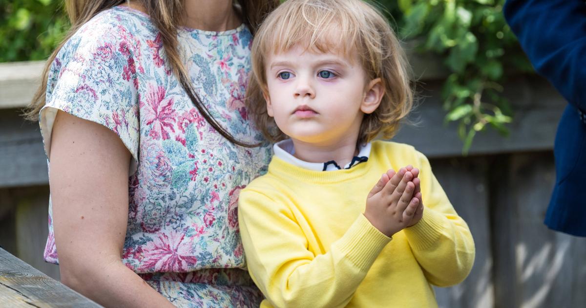 PHOTOS - Julian de Suède : langue tirée et sourire malicieux… le prince ...