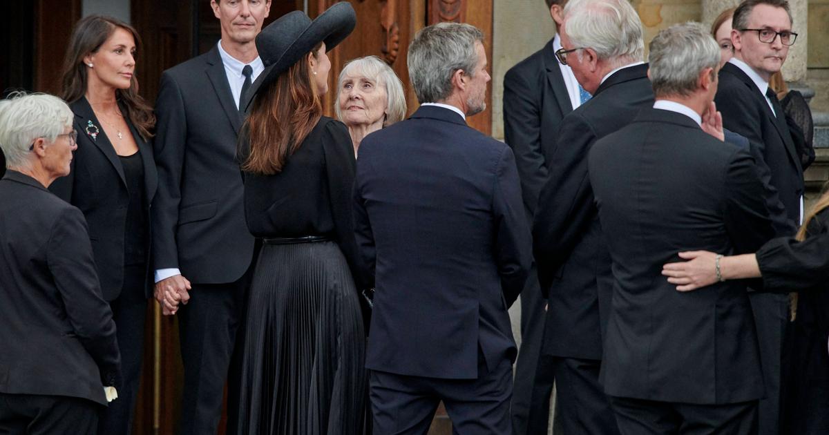 Funérailles de Per Thornit : le roi Frederik de Danemark, la reine Mary ...