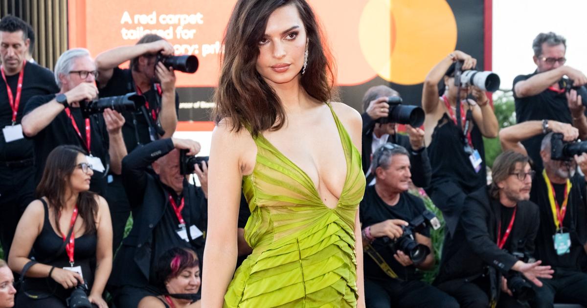 Dans une robe verte au décolleté plongeant, Emily Ratajkowski fait ...