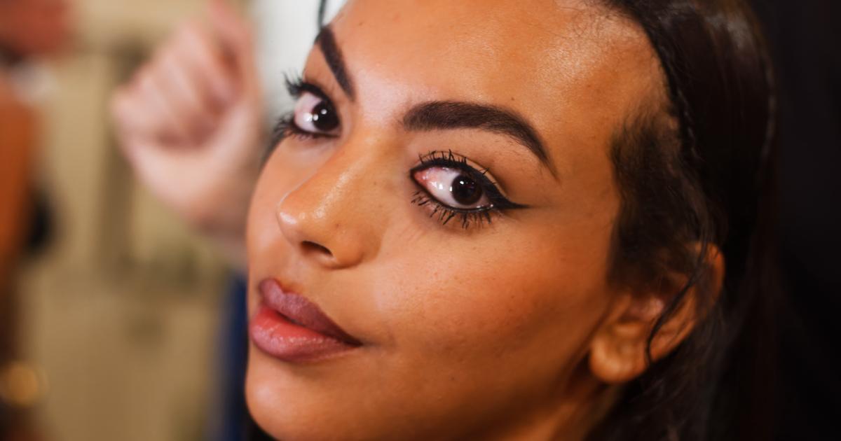 GALA BACKSTAGE - Voici le secret du trait d’eye-liner impeccable repéré ...