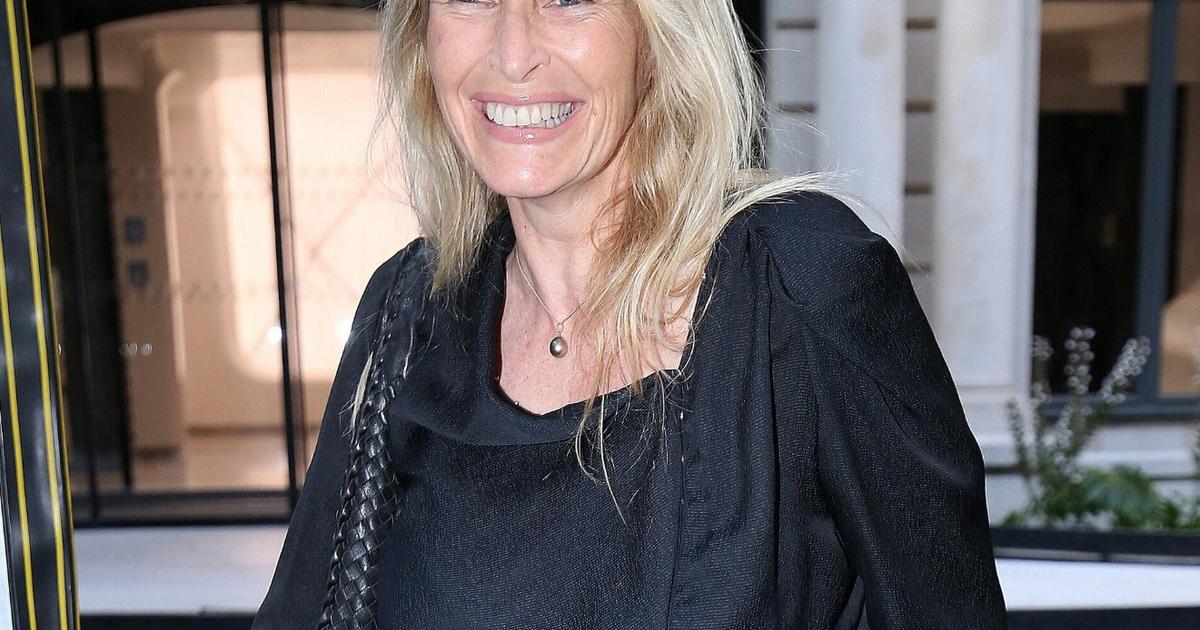 PHOTO - Estelle Lefébure de sortie avec son petit-fils Harrison ...