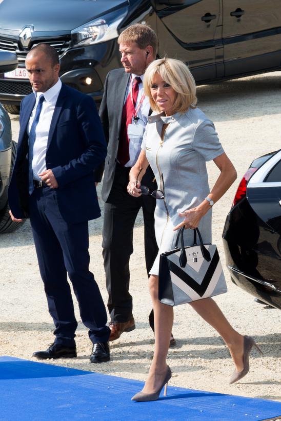 PHOTOS – Brigitte Macron, sublime en robe courte Louis Vuitton