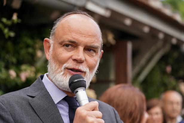 PHOTOS – Édouard Philippe : découvrez son évolution physique