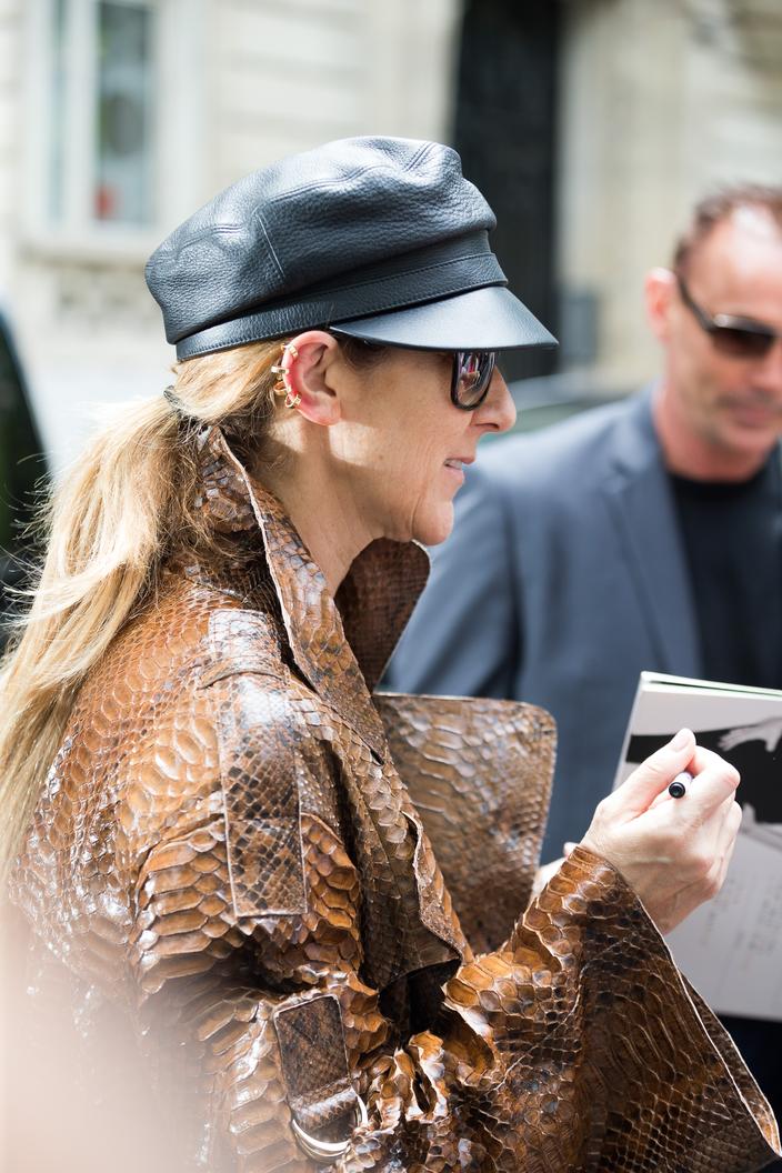 Look - Céline Dion change de look, va-t-elle trop loin? Look - Céline Dion change de look, va-t-elle trop loin?