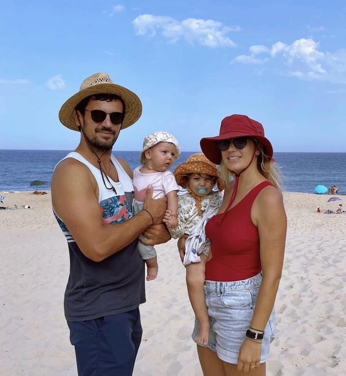 PHOTOS — Vianney “bourré”, Carla Bruni topless, Caroline Roux en déesse ...