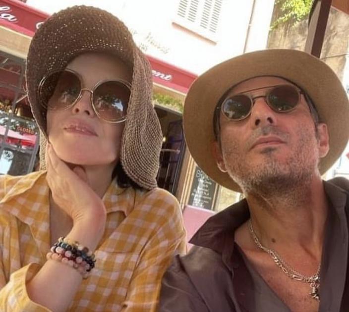 PHOTOS — Vianney “bourré”, Carla Bruni topless, Caroline Roux en déesse ...