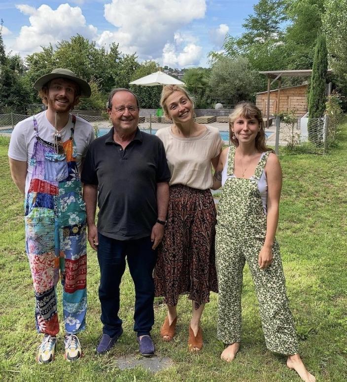 PHOTOS — Vianney “bourré”, Carla Bruni topless, Caroline Roux en déesse ...