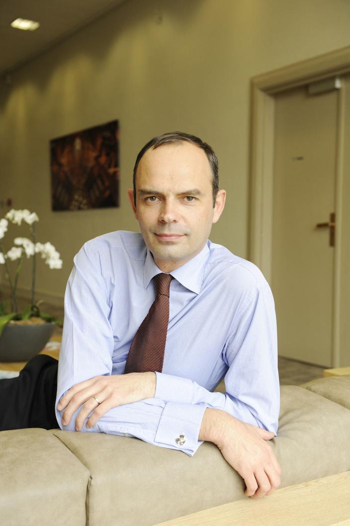 PHOTOS – Édouard Philippe : découvrez son évolution physique