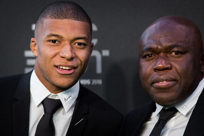 PHOTOS - Kylian Mbappé : ses parents Fayza et Wilfrid, son petit frère ...