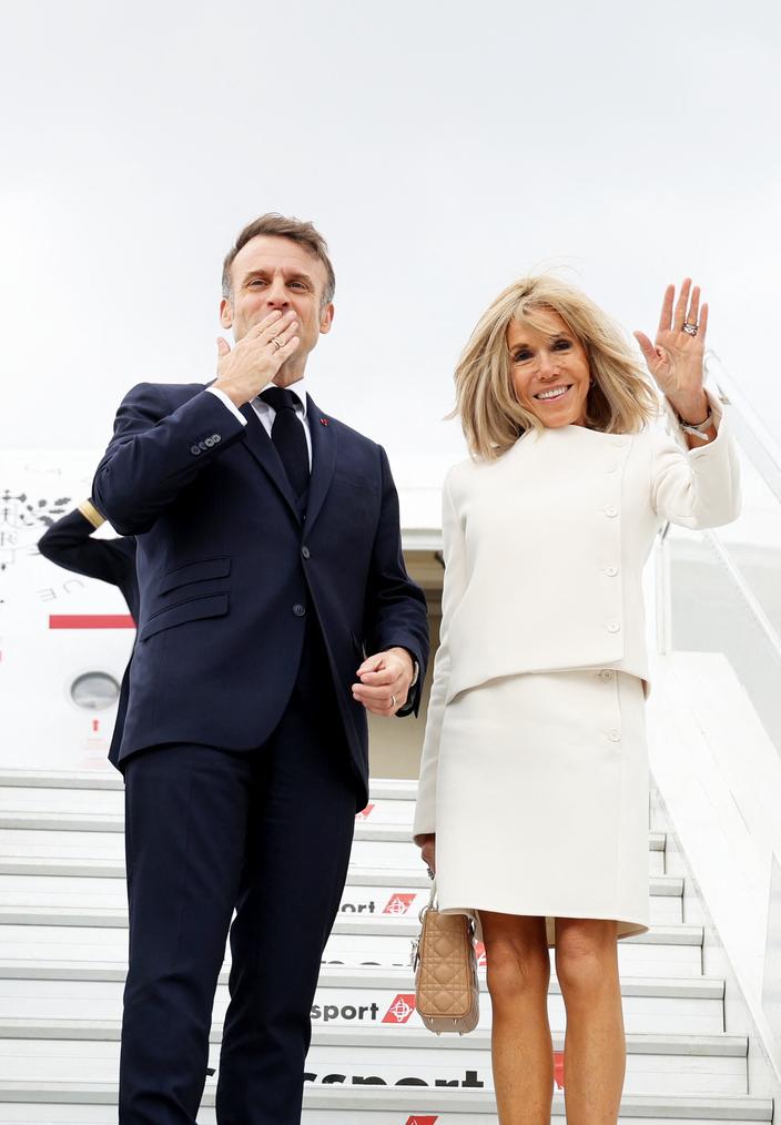 PHOTOS - Les plus beaux looks de Brigitte Macron en visite d'État au ...