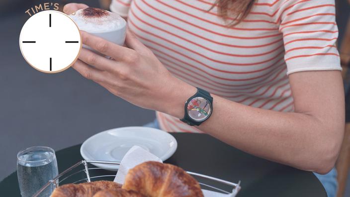 Time's up : Swatch et HighSnobiety : la collab chic dédiée au Café de Flore