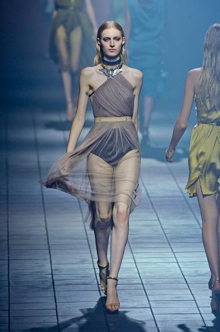 Défilé Lanvin Printemps-été 2012 Prêt-à-porter