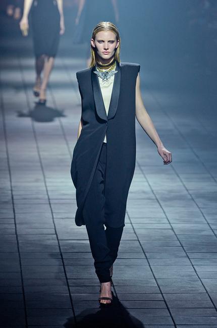 Défilé Lanvin Printemps-été 2012 Prêt-à-porter