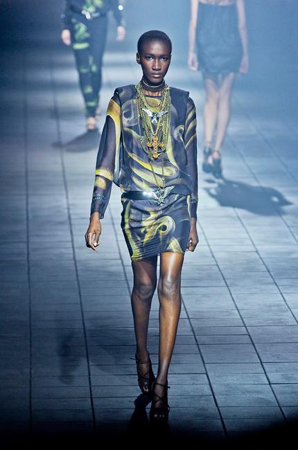 Défilé Lanvin Printemps-été 2012 Prêt-à-porter