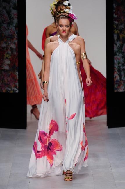 Défilé Issa London Printemps-été 2013 Prêt-à-porter