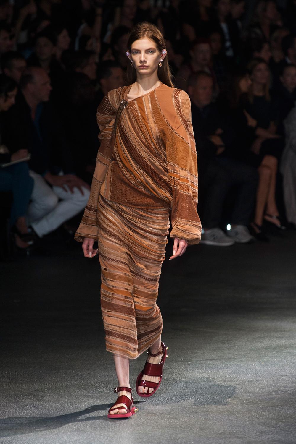 Défilé Givenchy Printemps-été 2014 Prêt-à-porter