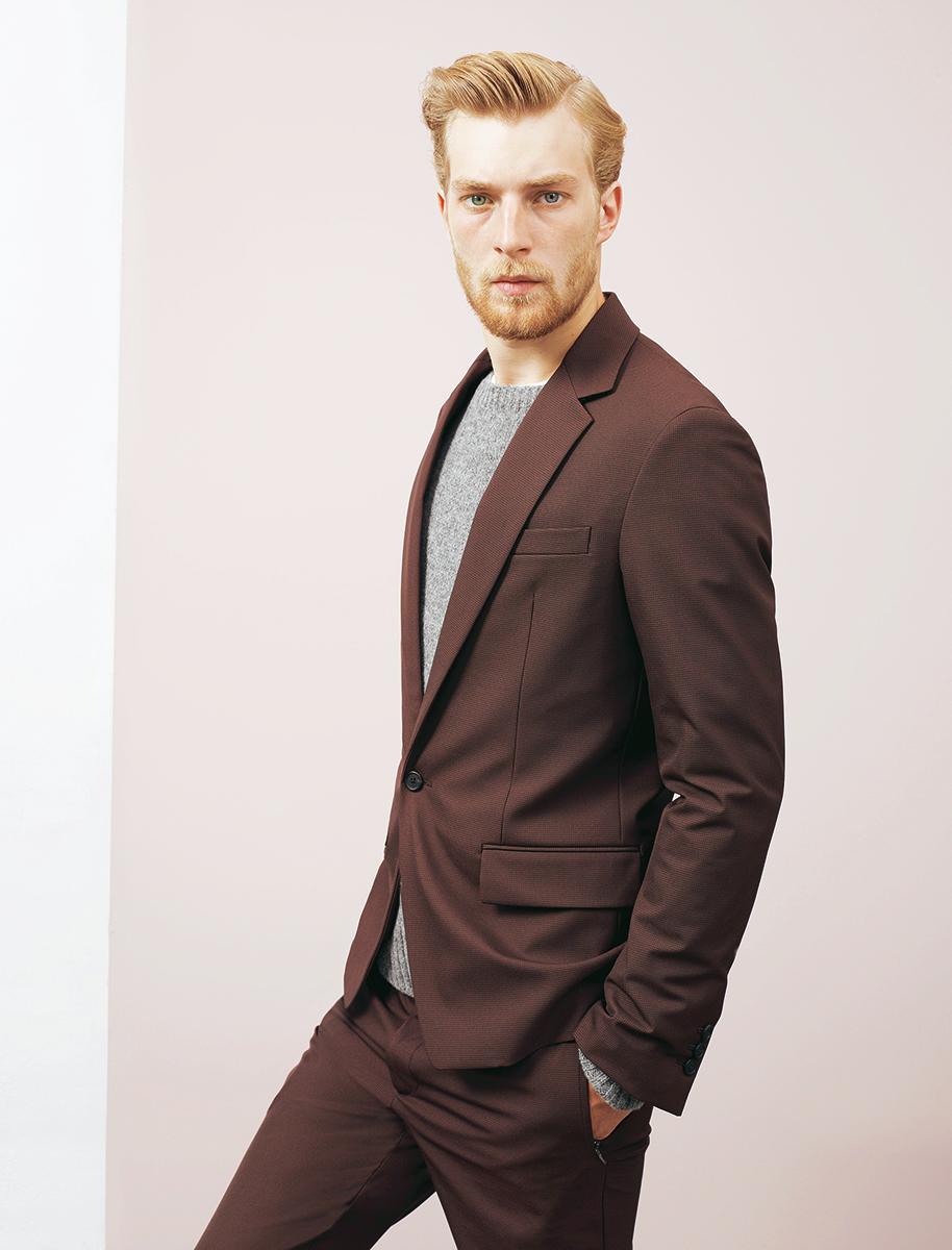 Le costume fait son grand retour