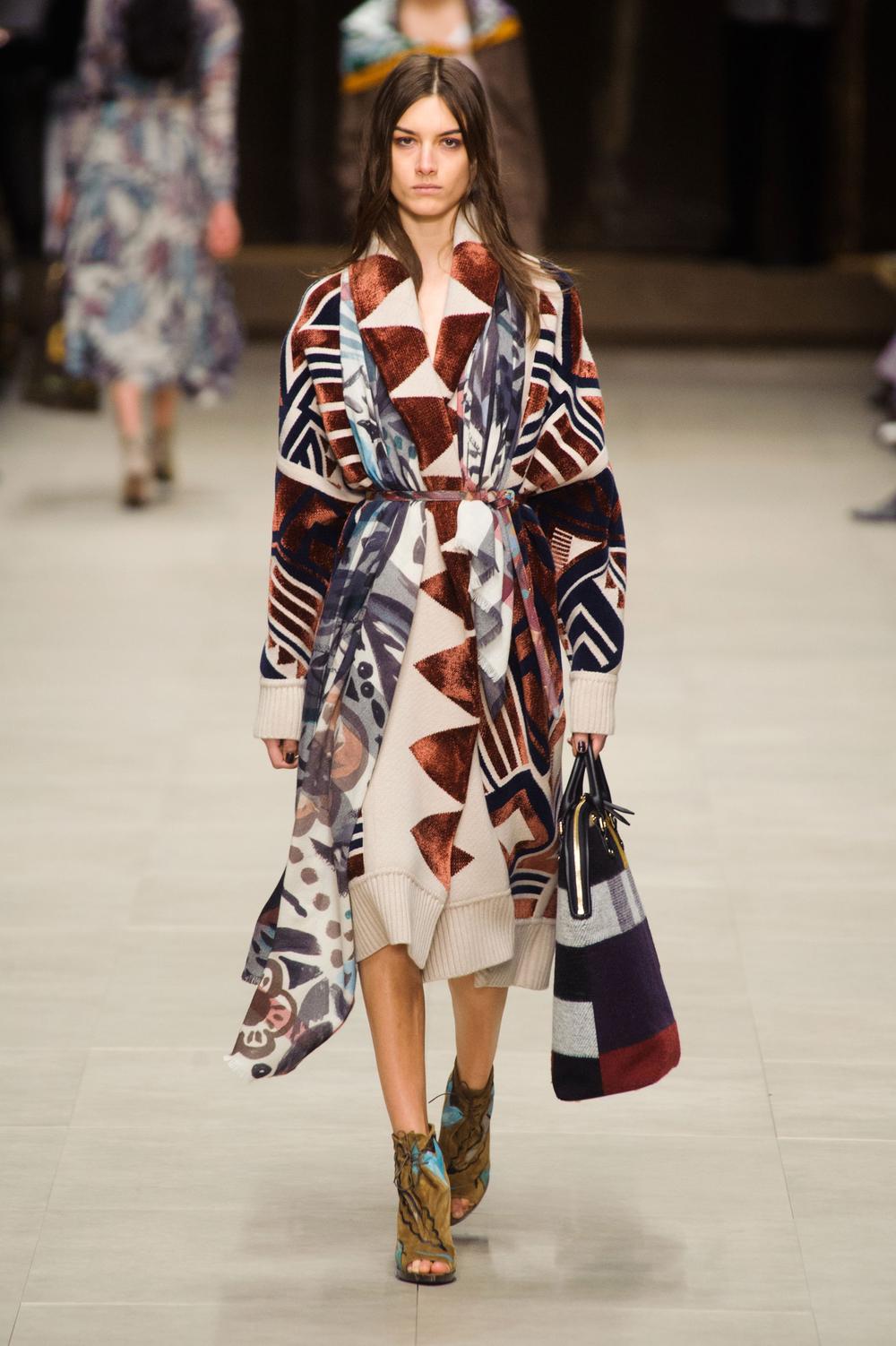Défilé Burberry Automne-hiver 2014-2015 Prêt-à-porter