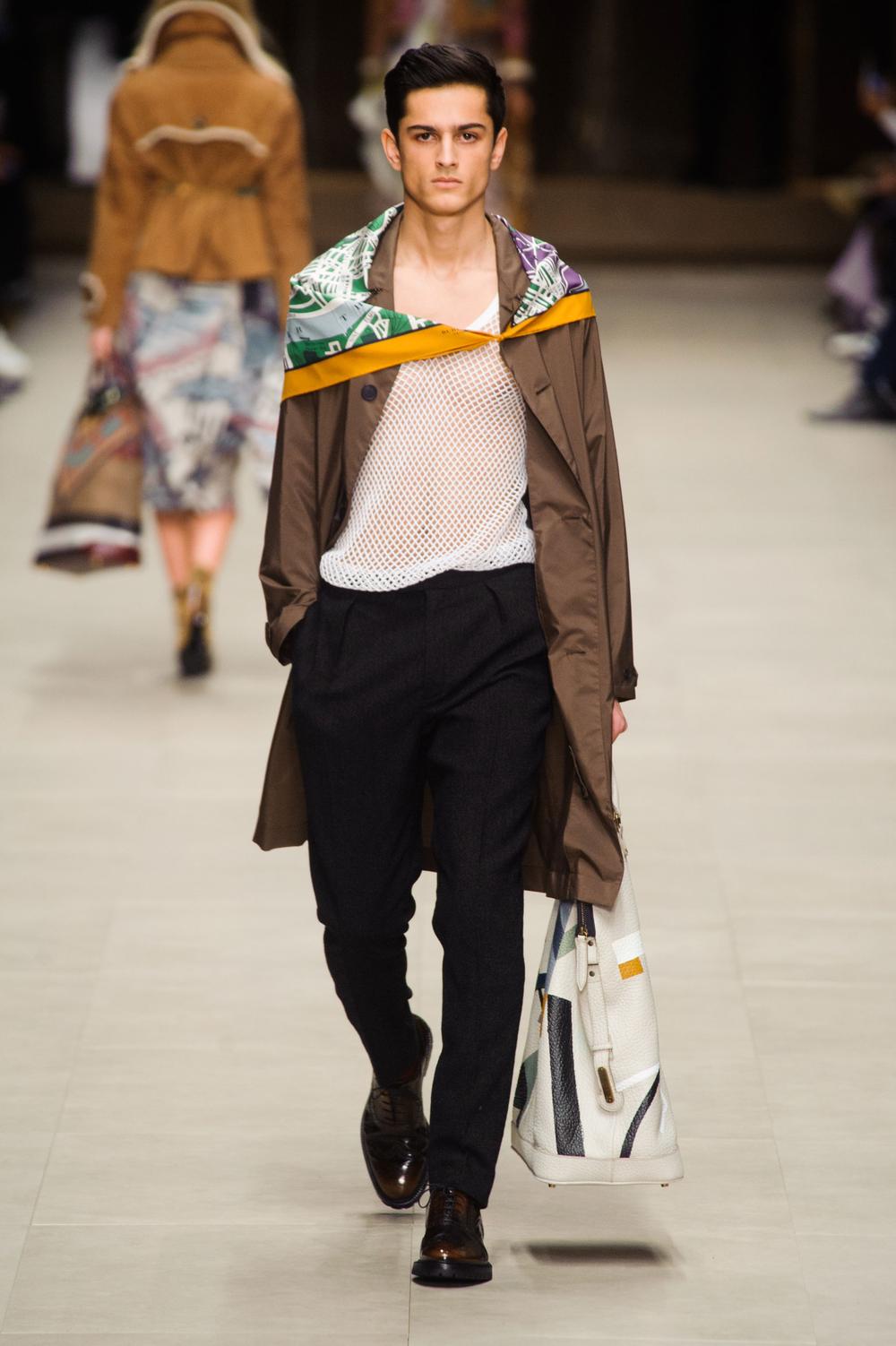 Défilé Burberry Automne-hiver 2014-2015 Prêt-à-porter