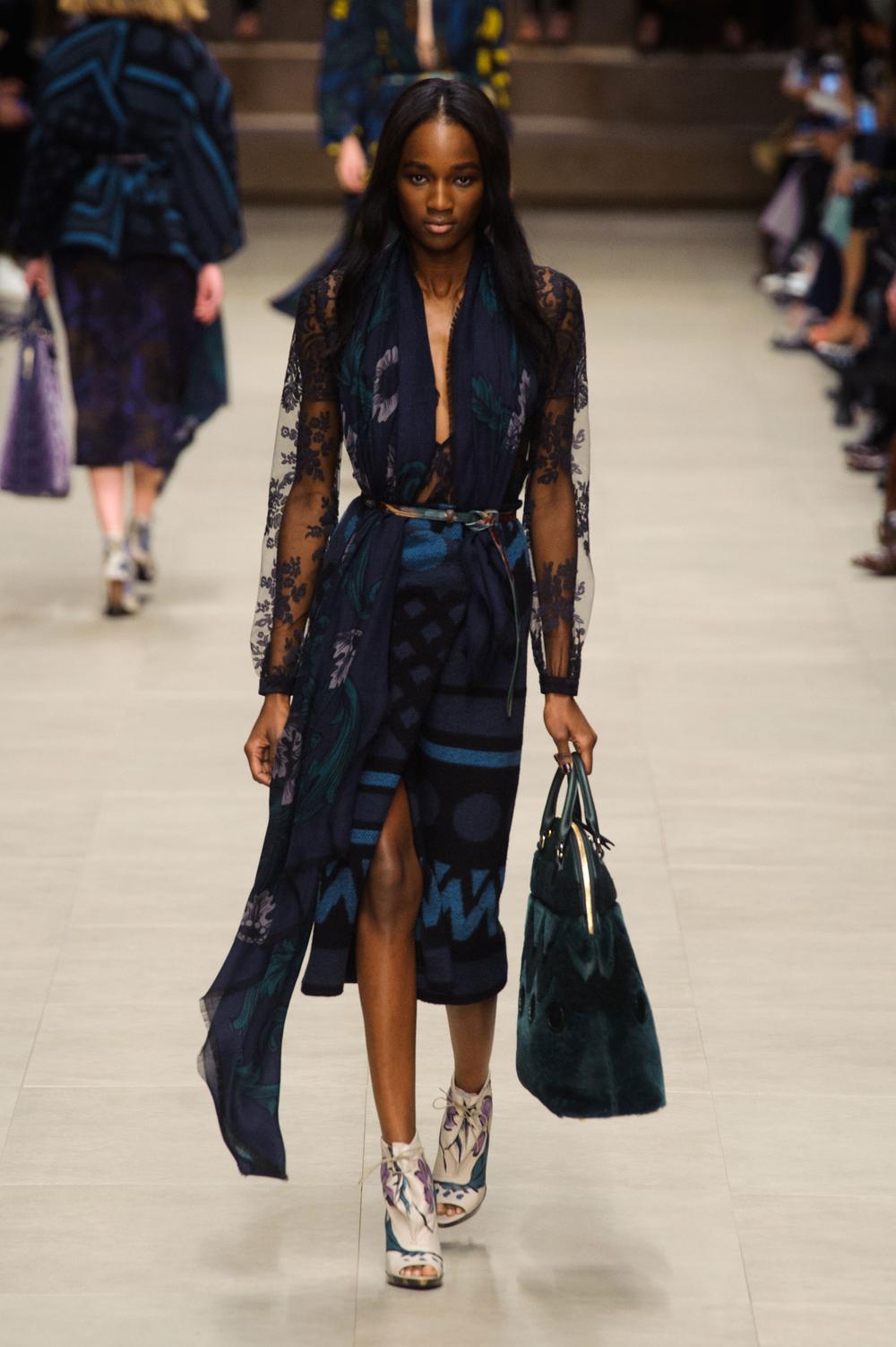 Défilé Burberry Automne-hiver 2014-2015 Prêt-à-porter
