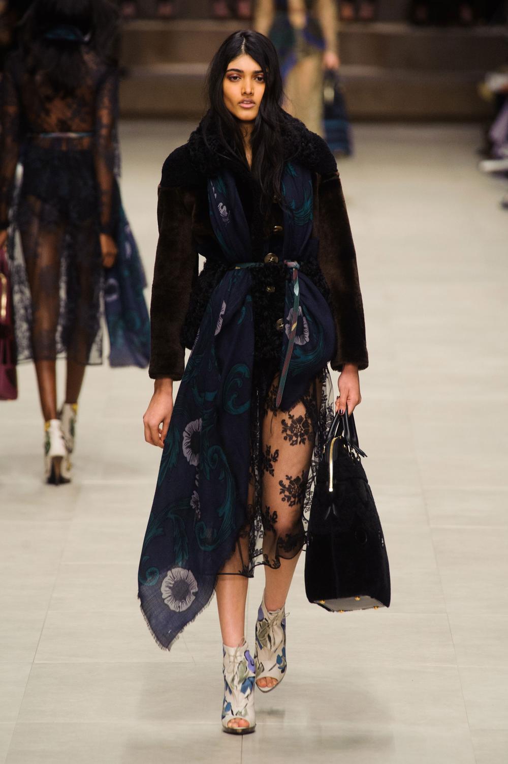 Défilé Burberry Automne-hiver 2014-2015 Prêt-à-porter